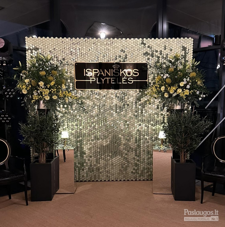 Showroomas Kaunas "Gyvų" foto sienelių bei kitų dekoracijų nuoma Darbų ...